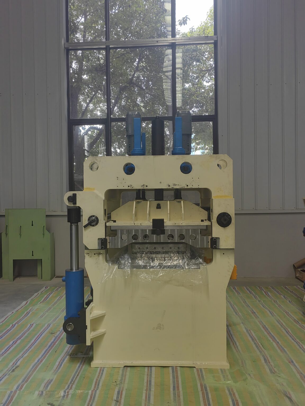 Tension leveler machine in 850mm cut to length line