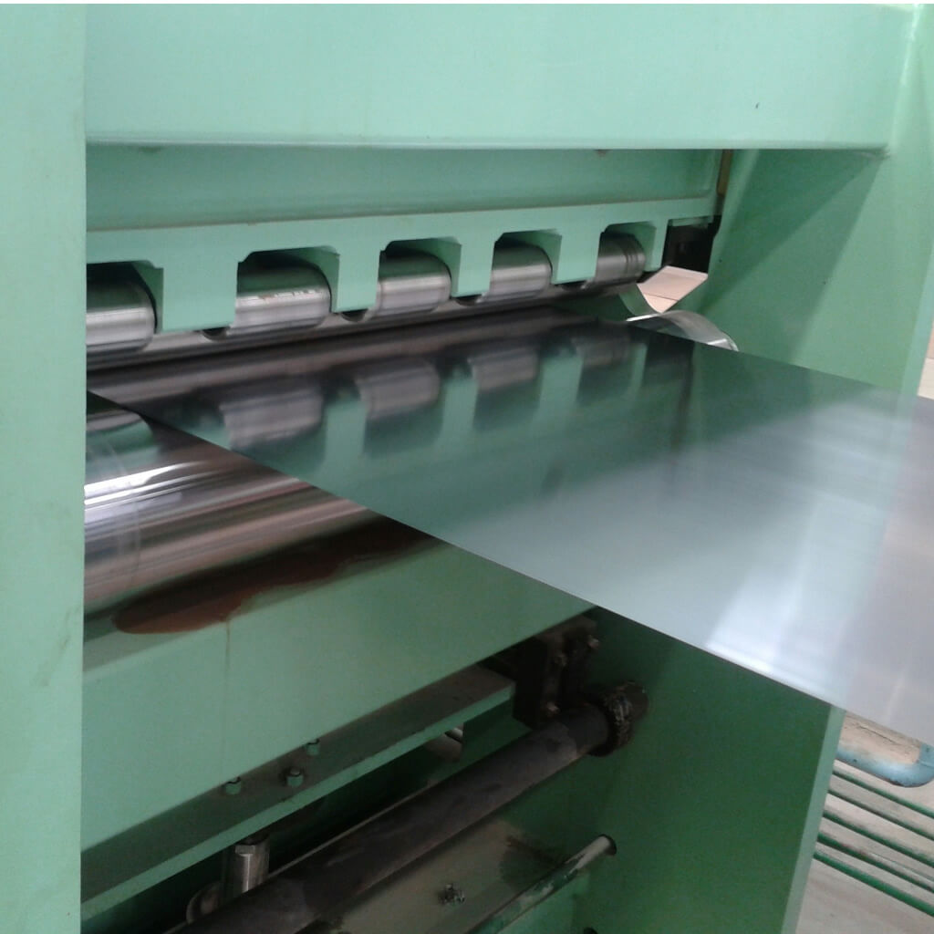 The leveler in tension leveling line